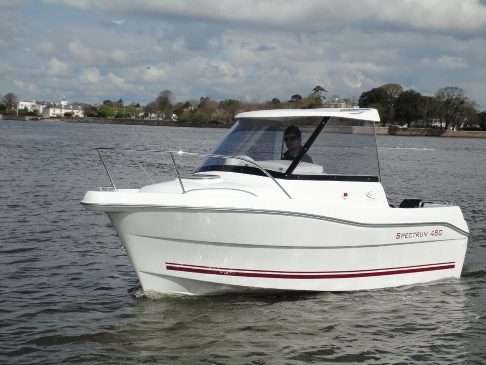 Spectrum 480P with Tohatsu MFS50 – Ash Marine