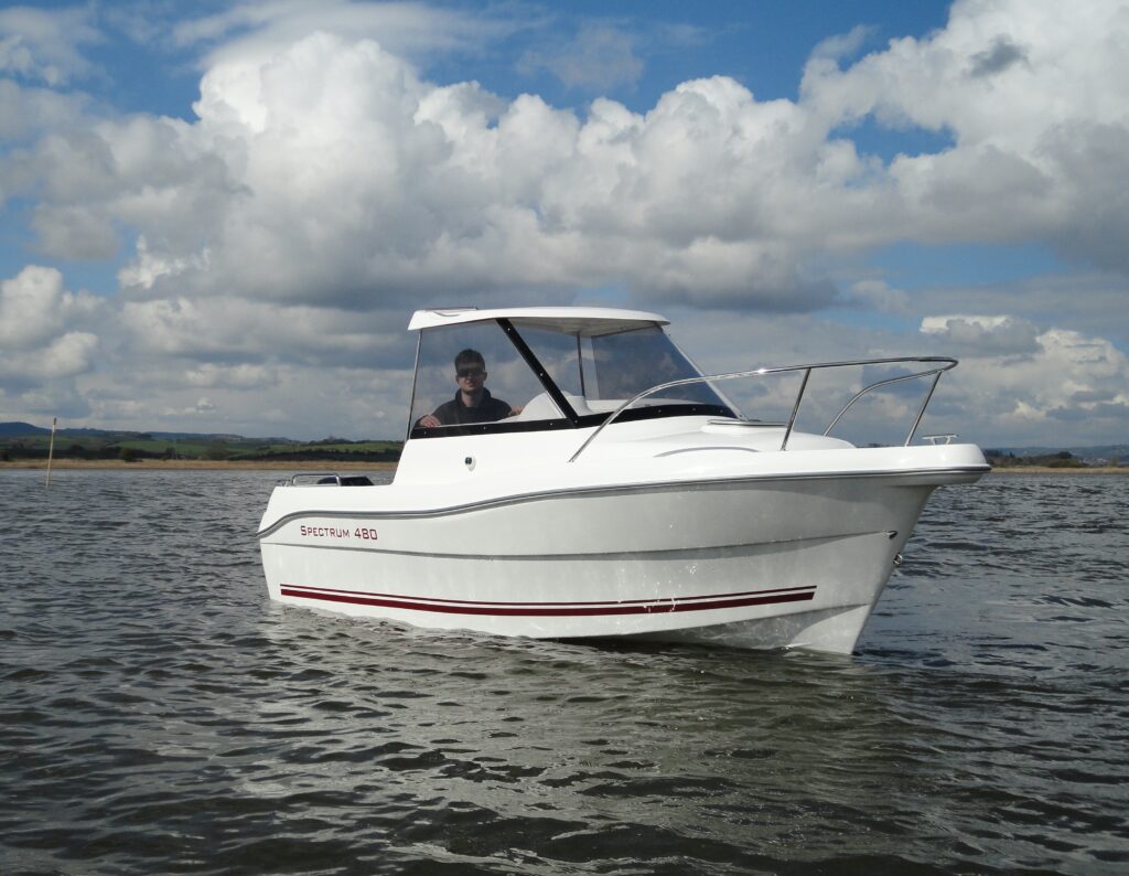 Spectrum 480P with Suzuki DF40 ATL – Ash Marine