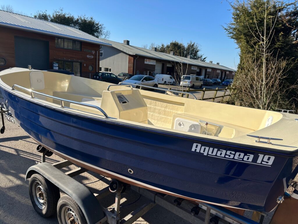 AQUASEA 585 EL Coastal Launch – Ash Marine